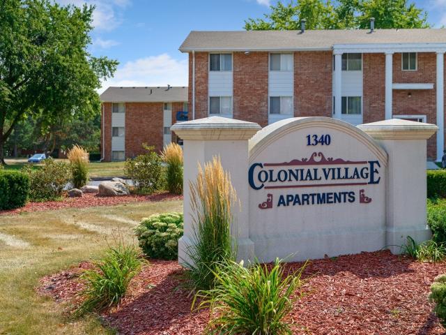 2 BR, 1.5 BA Apartment 1340 42nd Street Unit 044 21VL, West Des Moines, IA 50266