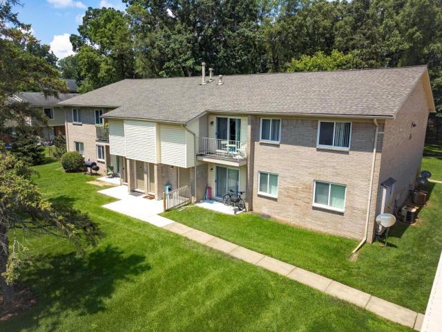 2 BR, 1.5 BA Apartment 1340 Briarwood Drive Unit 03 15, Waterford, MI 48327