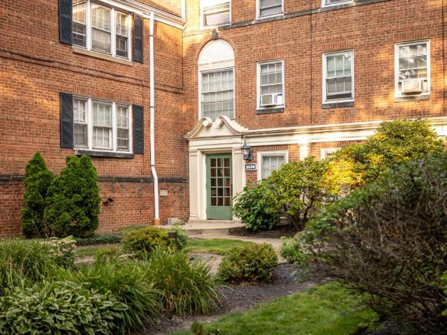 2 BR, 1.5 BA Apartment 13415 Shaker Boulevard Unit A08, Cleveland, OH 44120
