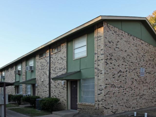 2 BR, 1.5 BA Apartment 1355 N Jim Miller Rd Unit 6959, Dallas, TX 75217