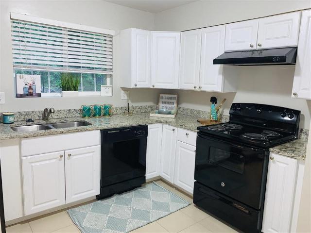2 BR, 1.5 BA Apartment 1376 Custer Avenue Southeast Unit 412, Atlanta, GA 30316