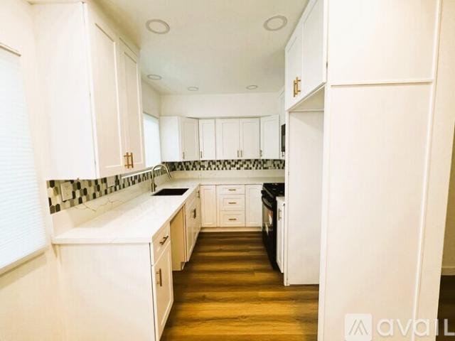 2 BR, 1.5 BA Apartment 13811 La Pat Pl, Unit 2, Westminster, CA 92683