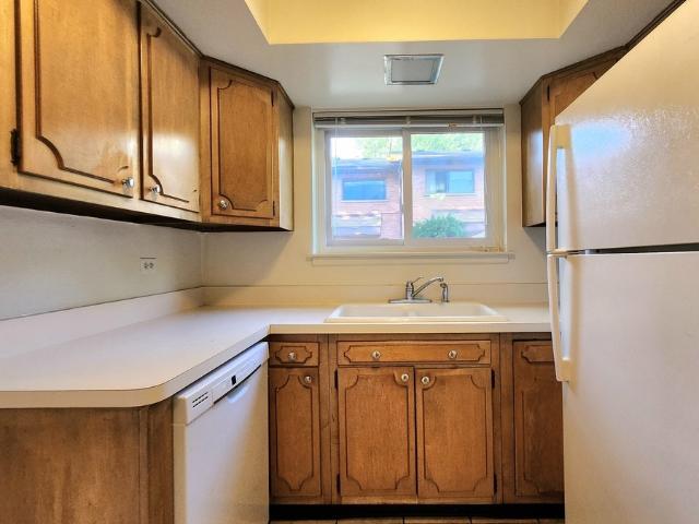 2 BR, 1.5 BA Apartment 1324 Tinker Way Lane, Glenview, IL 60025
