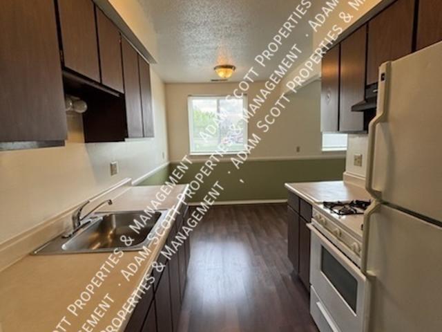 2 BR, 1.5 BA Apartment 1325 Southwestern Dr, Tecumseh, MI 49286