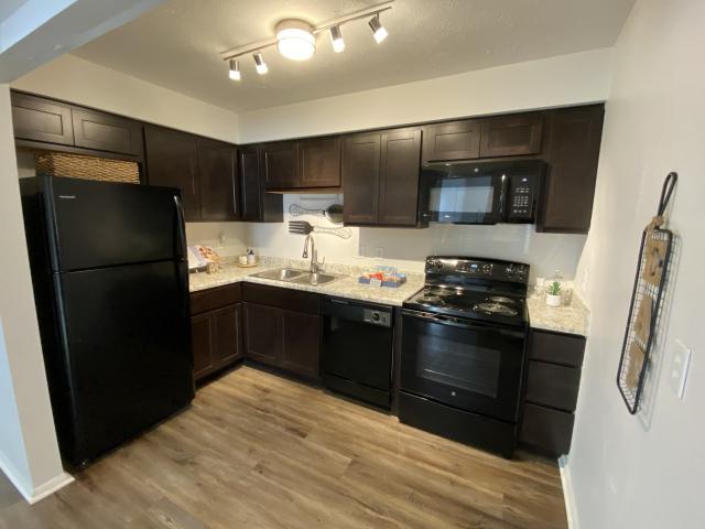 2 BR, 1.5 BA Apartment 147 Diplomat Court Unit 124 01, Beech Grove, IN 46107