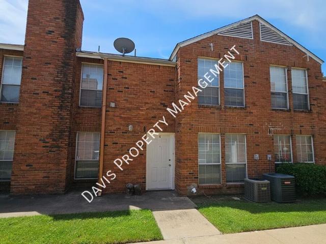 2 BR, 1.5 BA Apartment 1400 DARR, IRVING, TX 75061