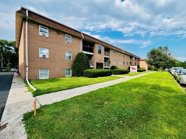 2 BR, 1.5 BA Apartment 1409 E Chicago St, Valparaiso, IN 46383