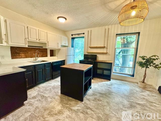2 BR, 1.5 BA Apartment 154 Lancaster Street, Unit 1, Albany, NY 12210