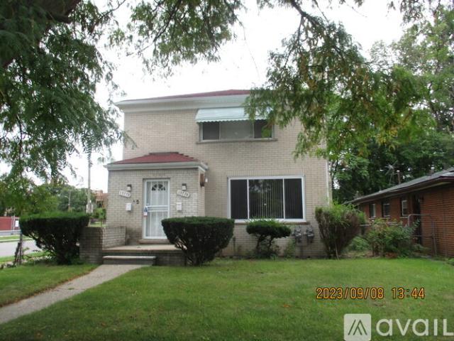 2 BR, 1.5 BA Apartment 15774 Hubbell, Detroit, MI 48227
