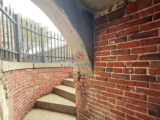 2 BR, 1.5 BA Apartment 159 State St, Portsmouth, NH 03801