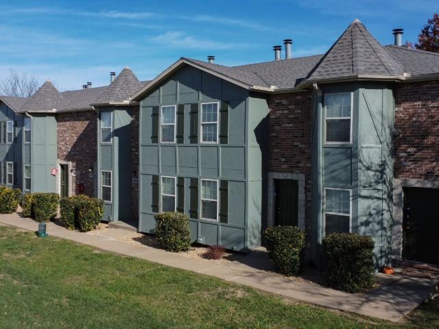 2 BR, 1.5 BA Apartment 15061 W. 138th Unit 801, Olathe, KS 66062