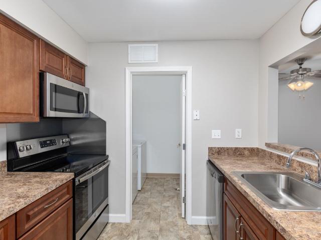 2 BR, 1.5 BA Apartment 1513 Hidden Creek Circle NE Unit 1460 C, Grand Rapids, MI 49505
