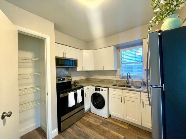 2 BR, 1.5 BA Apartment 1515 Lincoln Avenue Unit 305, Mount Dora, FL 32757