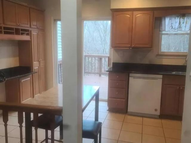 2 BR, 1.5 BA Apartment 15205 Valley Stream Dr, Unit 1, Woodbridge, VA 22191