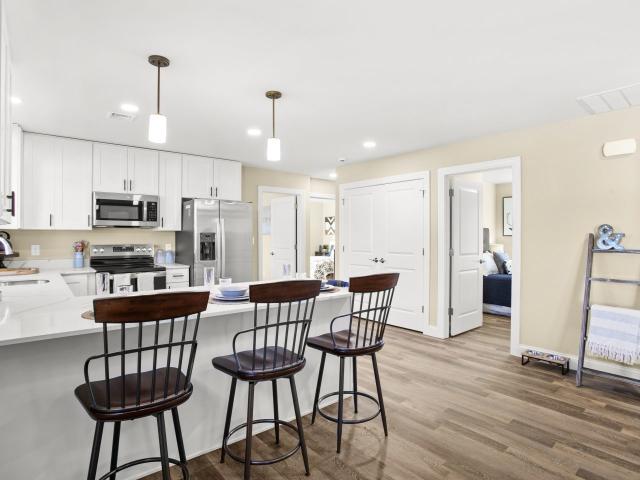 2 BR, 1.5 BA Apartment 15 50 Mountain View Dr Unit 15, Lebanon, NH 03766