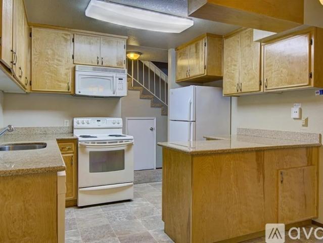2 BR, 1.5 BA Apartment 165 Oddstad Drive, Unit 3, Vallejo, CA 94589