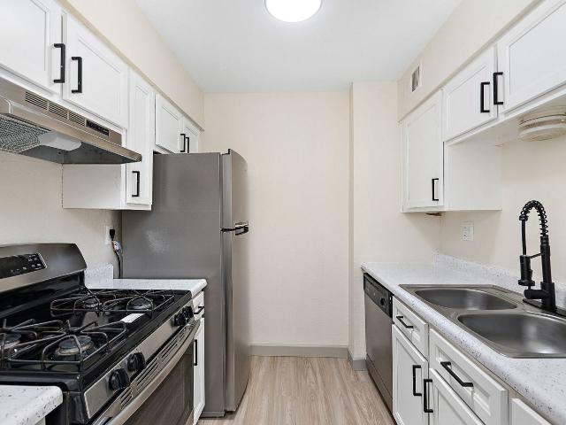 2 BR, 1.5 BA Apartment 16801 E Larkspur Ln Unit 17006 2, Independence, MO 64055