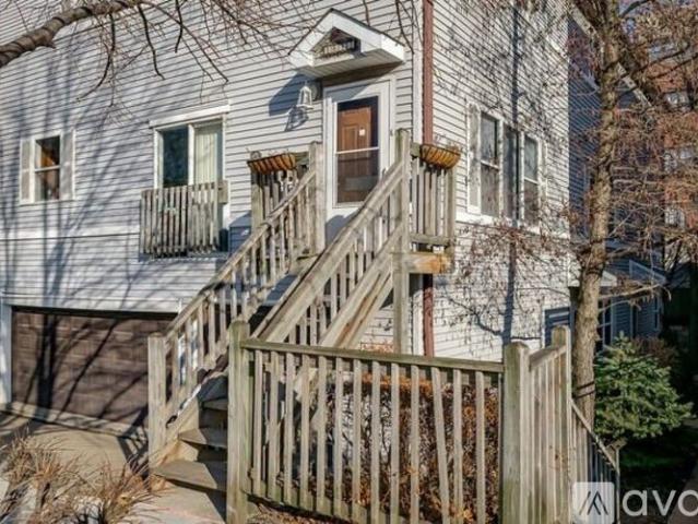 2 BR, 1.5 BA Apartment 1615 S Newberry Ave, Unit 1615, Chicago, IL 60608