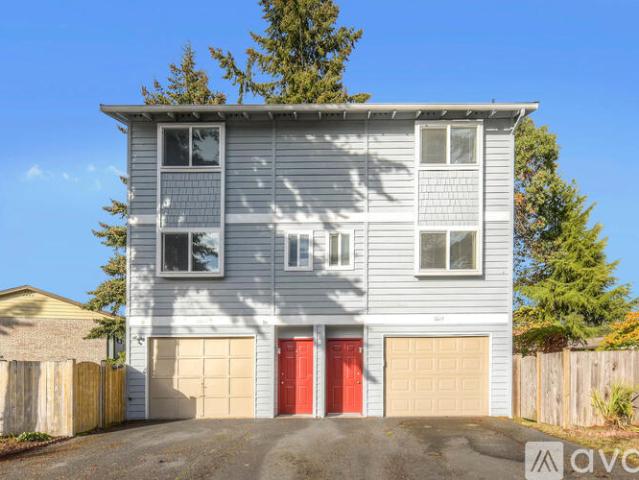 2 BR, 1.5 BA Apartment 1624 Northwest 193rd Street, Unit Townhouse, Shoreline, WA 98177
