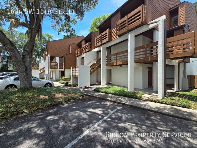 2 BR, 1.5 BA Apartment 1634 SW 16th Street, Gainesville, FL 32608