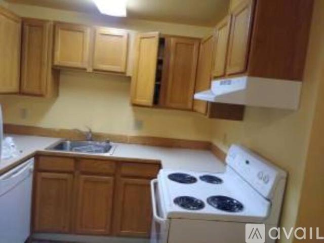 2 BR, 1.5 BA Apartment 17422 52nd Ave W, Unit 5, Lynnwood, WA 98037
