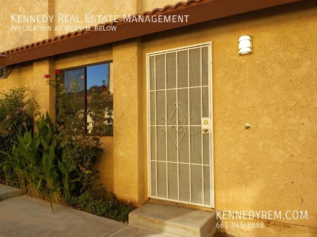 2 BR, 1.5 BA Apartment 1757 W Avenue J 15, Lancaster, CA 93534