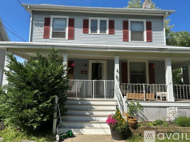 2 BR, 1.5 BA Apartment 18 Dayton Road, Morris Plains, NJ 07950