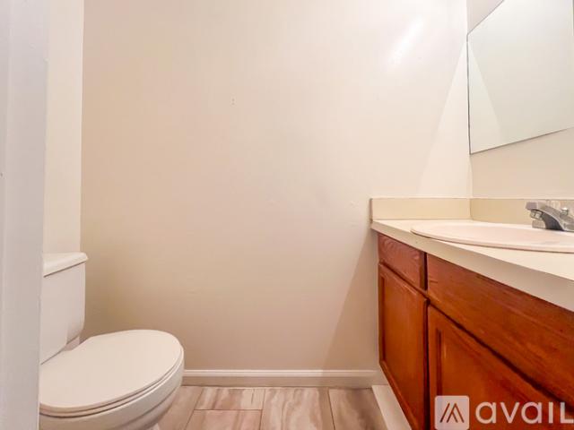 2 BR, 1.5 BA Apartment 18 Fox Hill Dr, Unit 18, Kilmarnock, VA 22482