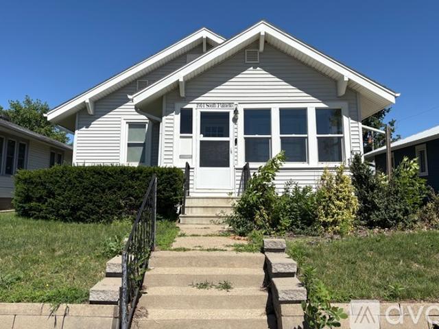 2 BR, 1.5 BA Apartment 1914 South Palmetto Street, Sioux City, IA 51106