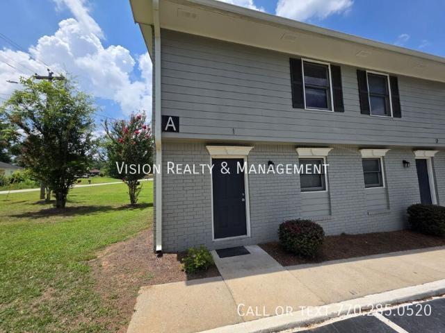 2 BR, 1.5 BA Apartment 205 Old Bremen Rd, Carrollton, GA 30117