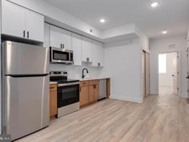 2 BR, 1.5 BA Apartment 2061 N 8th St, Philadelphia, PA 19122