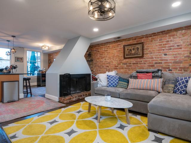 2 BR, 1.5 BA Apartment 209 17th St SE, Washington, DC 20003