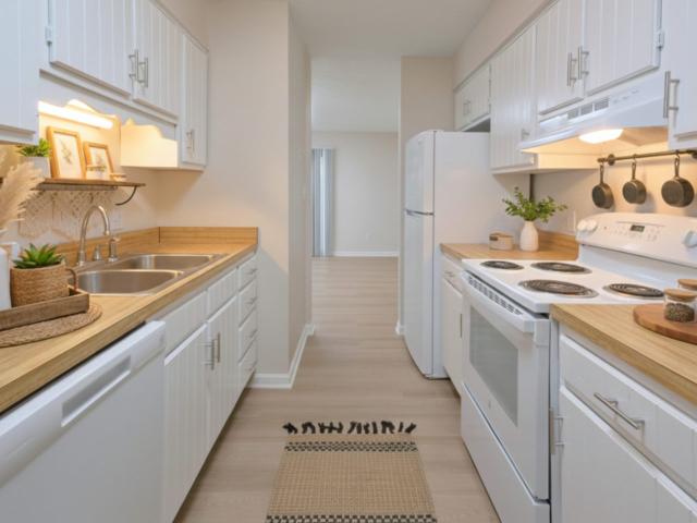 2 BR, 1.5 BA Apartment 2006 Trail Two Unit 7A Unit 1212 D D2, Burlington, NC 27215