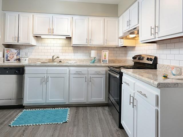 2 BR, 1.5 BA Apartment 2006 Trail Two Unit 7A Unit 2006 7J, Burlington, NC 27215