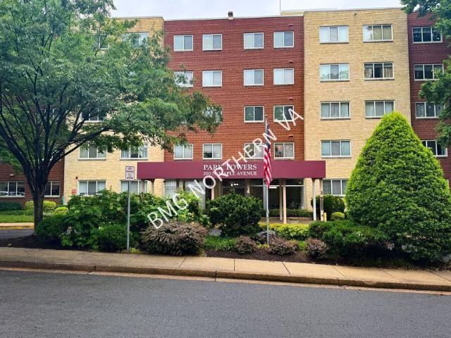 2 BR, 1.5 BA Apartment 200 N Maple Ave, Falls Church, VA 22046