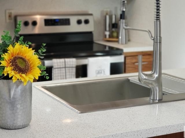 2 BR, 1.5 BA Apartment 200 W Hawkeye Ave, Unit F, Turlock, CA 95380