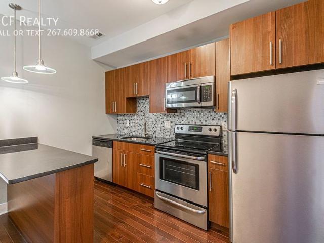 2 BR, 1.5 BA Apartment 2012 West Girard, Philadelphia, PA 19130