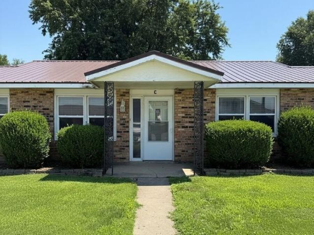 2 BR, 1.5 BA Apartment 201 Martin Court Apartment, Catlin, IL 61817