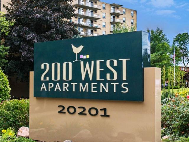 2 BR, 1.5 BA Apartment 20201 Lorain Rd Unit 511, Cleveland, OH 44126