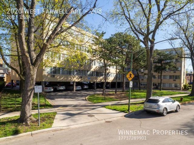 2 BR, 1.5 BA Apartment 2020 West Farwell Apt Chicago, IL 60645