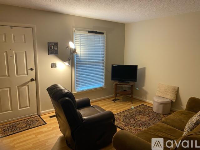 2 BR, 1.5 BA Apartment 203 Opal Ln, Unit 4, Bristol, VA 24201