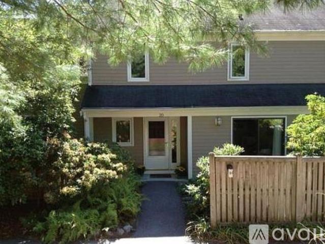 2 BR, 1.5 BA Apartment 20 Drummer Boy Way, Unit 20, Lexington, MA 02420