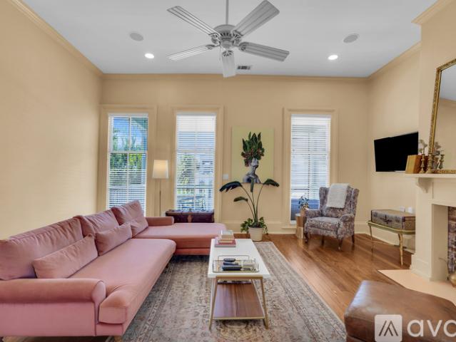 2 BR, 1.5 BA Apartment 216 W Park Ave, Unit C, Savannah, GA 31401