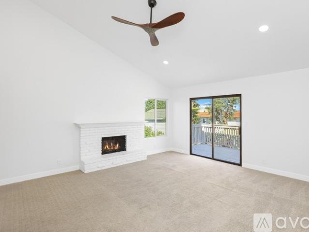 2 BR, 1.5 BA Apartment 216 West Escalones, Unit B, San Clemente, CA 92672