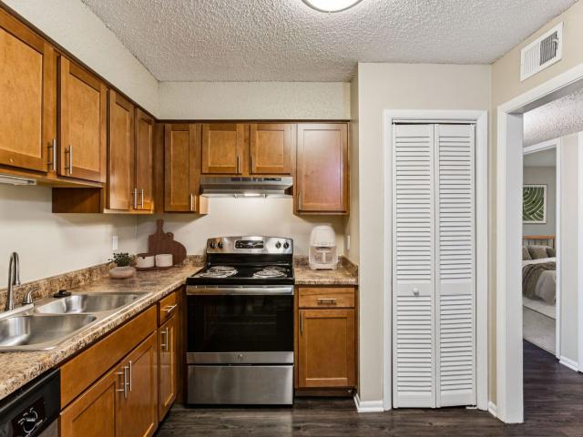 2 BR, 1.5 BA Apartment 2190 Memorial Dr Unit 125, Clarksville, TN 37043