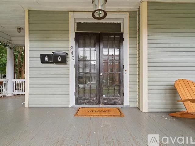 2 BR, 1.5 BA Apartment 219 Warwick Ln, Unit A, Lynchburg, VA 24503
