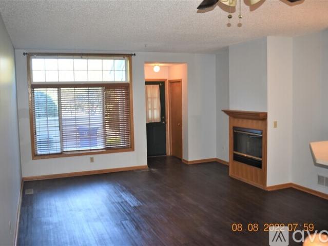 2 BR, 1.5 BA Apartment 2200 Ranchview Lane North, Unit 140, Plymouth, MN 55447