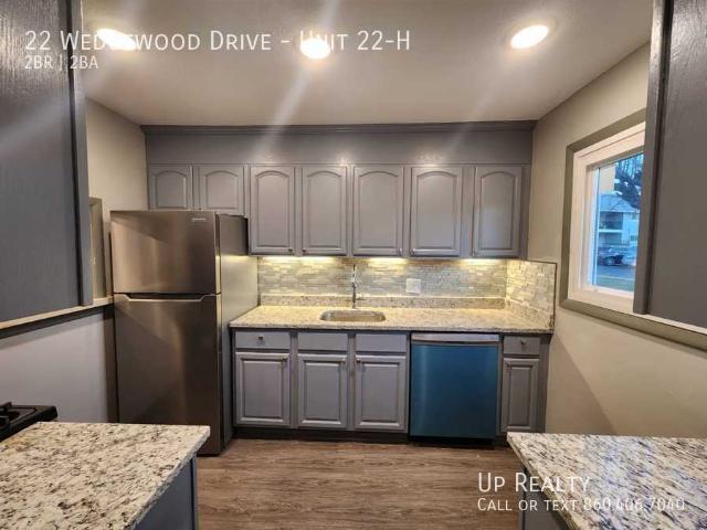 2 BR, 1.5 BA Apartment 22 Wedgewood Drive, Bloomfield, CT 06002