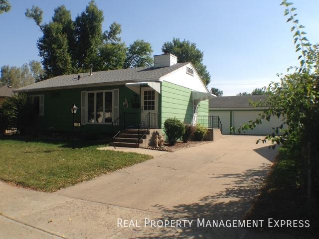 2 BR, 1.5 BA Apartment 233 East Pam Road, Sioux Falls, SD 57105