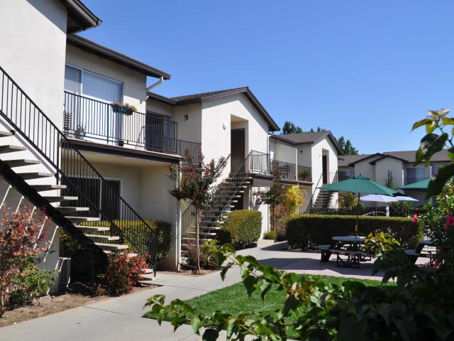 2 BR, 1.5 BA Apartment 240 Hollis Ave, Campbell, CA 95008